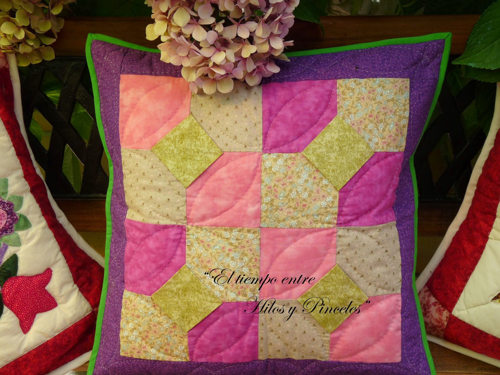 EL TIEMPO ENTRE HILOS Y PINCELES: COJINES DE PATCHWORK.