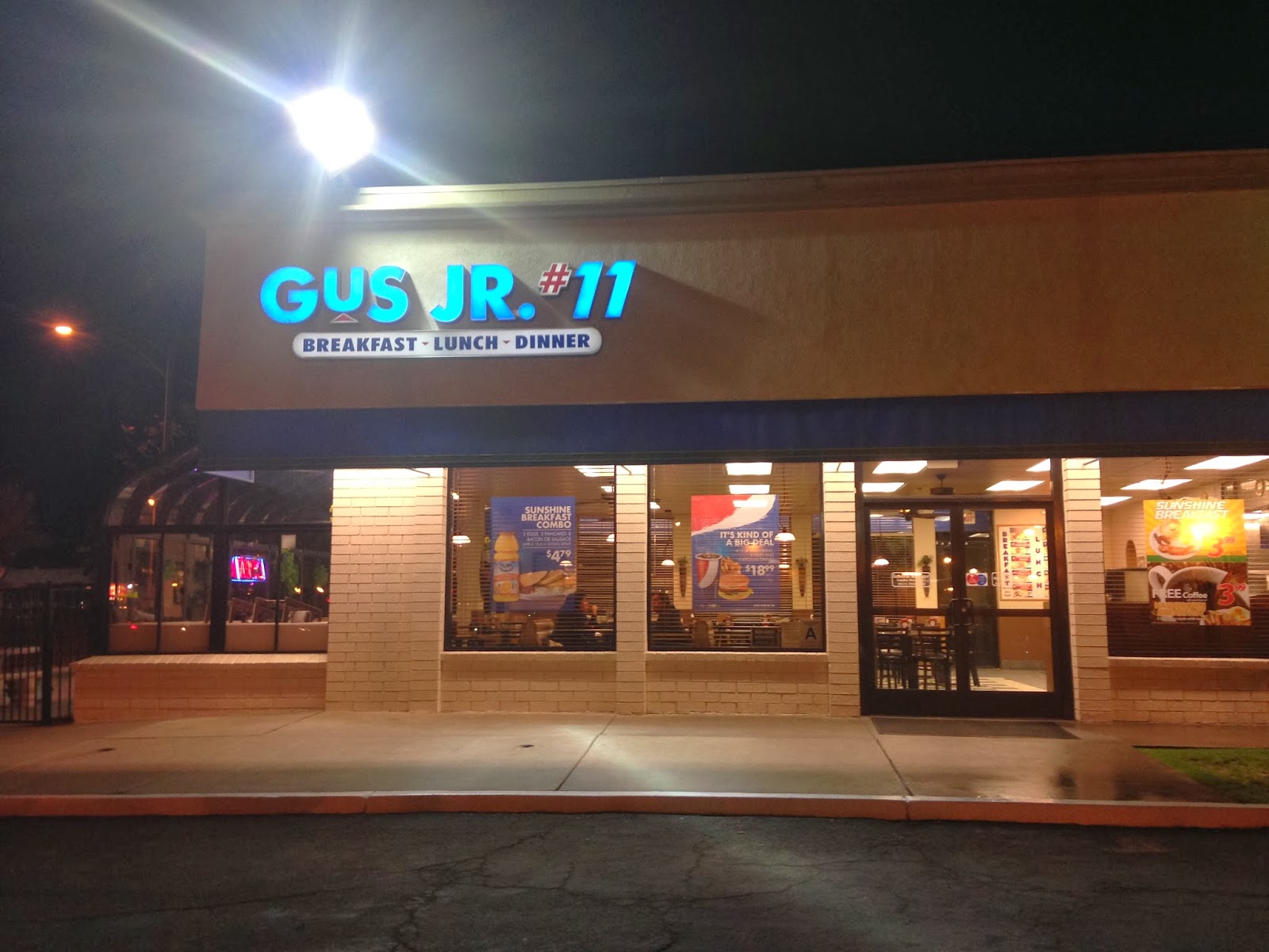 CAFE LA LA: Gus Jr. Restaurant in Riverside