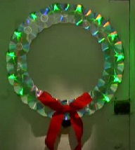 How to Recycle: Recycled Christmas Wreath
