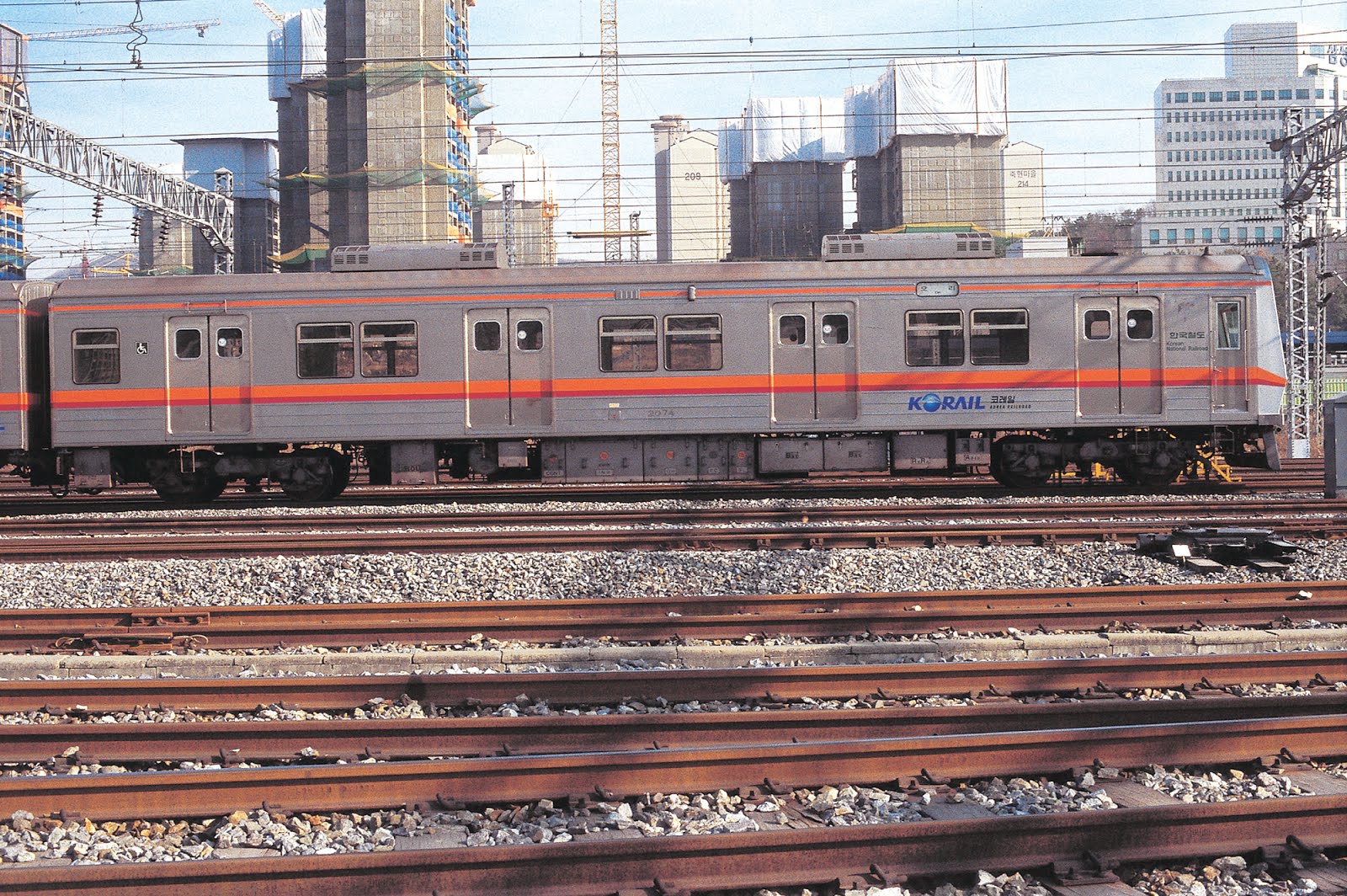 TSR-TCR: 31. 한국철도차량 105년사 2004.12.15 - 전동차