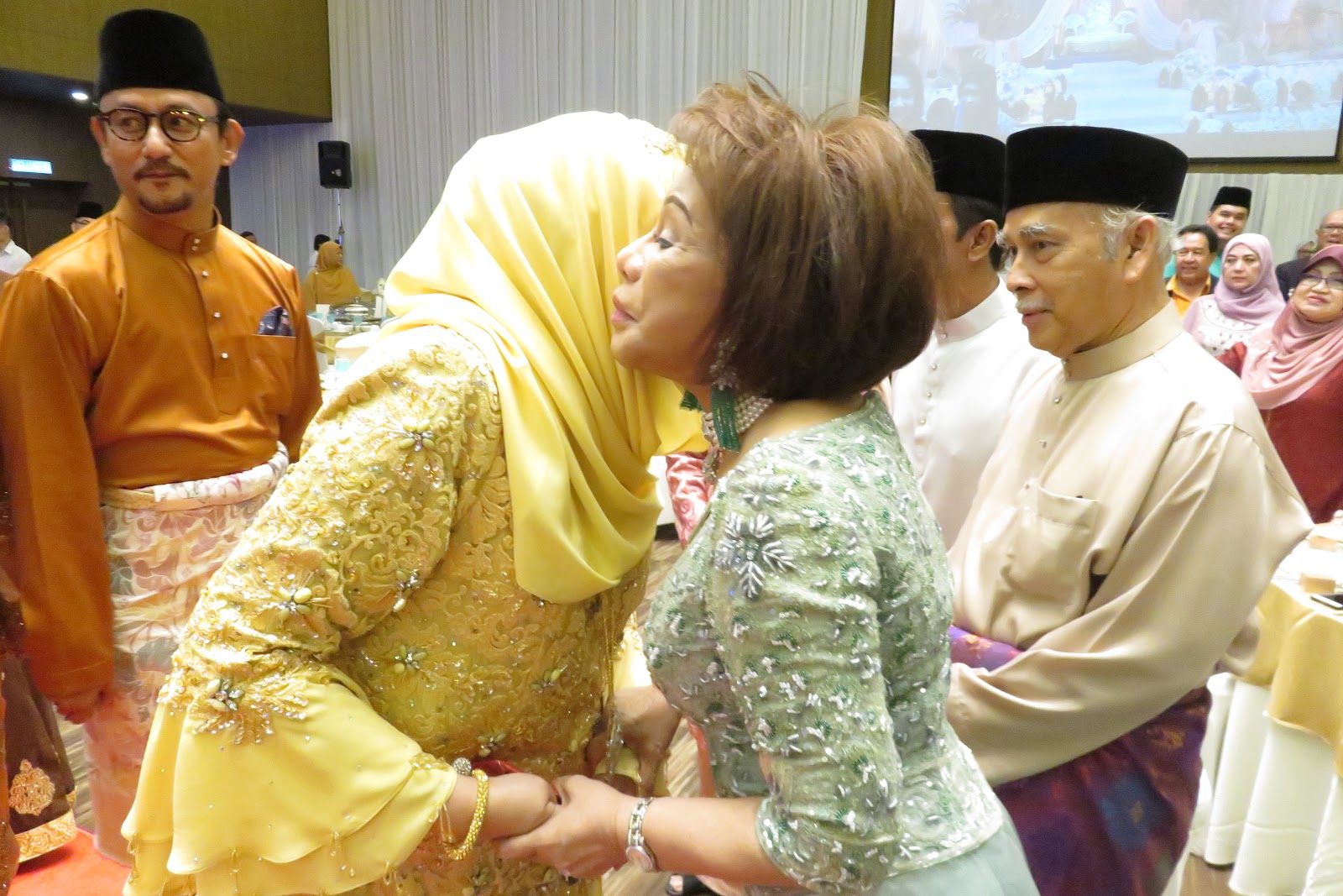 Kee Hua Chee Live!: ROYAL WEDDING BETWEEN YANG MULIA MUHAMMAD FAEZ BIN ...