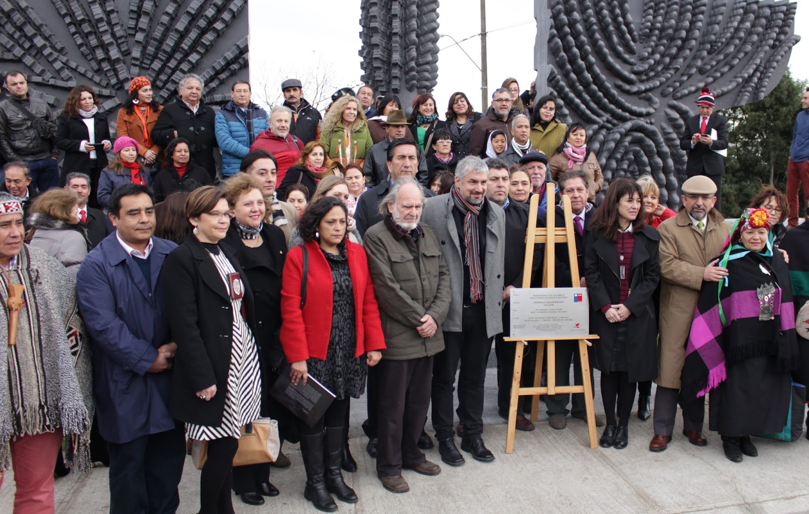 INAUGURAN ESCULTURA DE FEDERICO ASSLER QUE CONMEMORA EL CENTRO ...