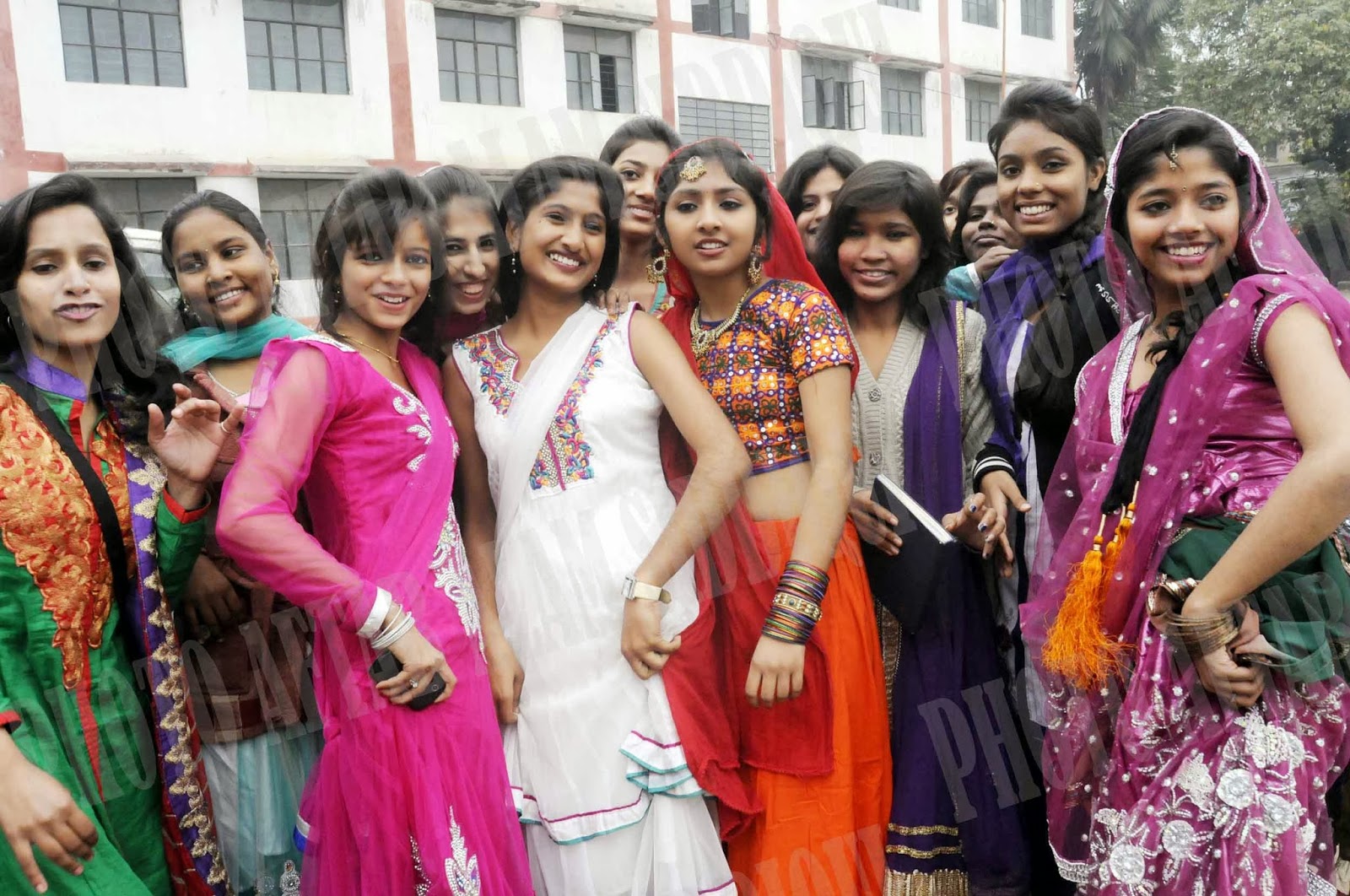 View Patna: Girls enjoy the spirit of farewell function at Rabindra ...