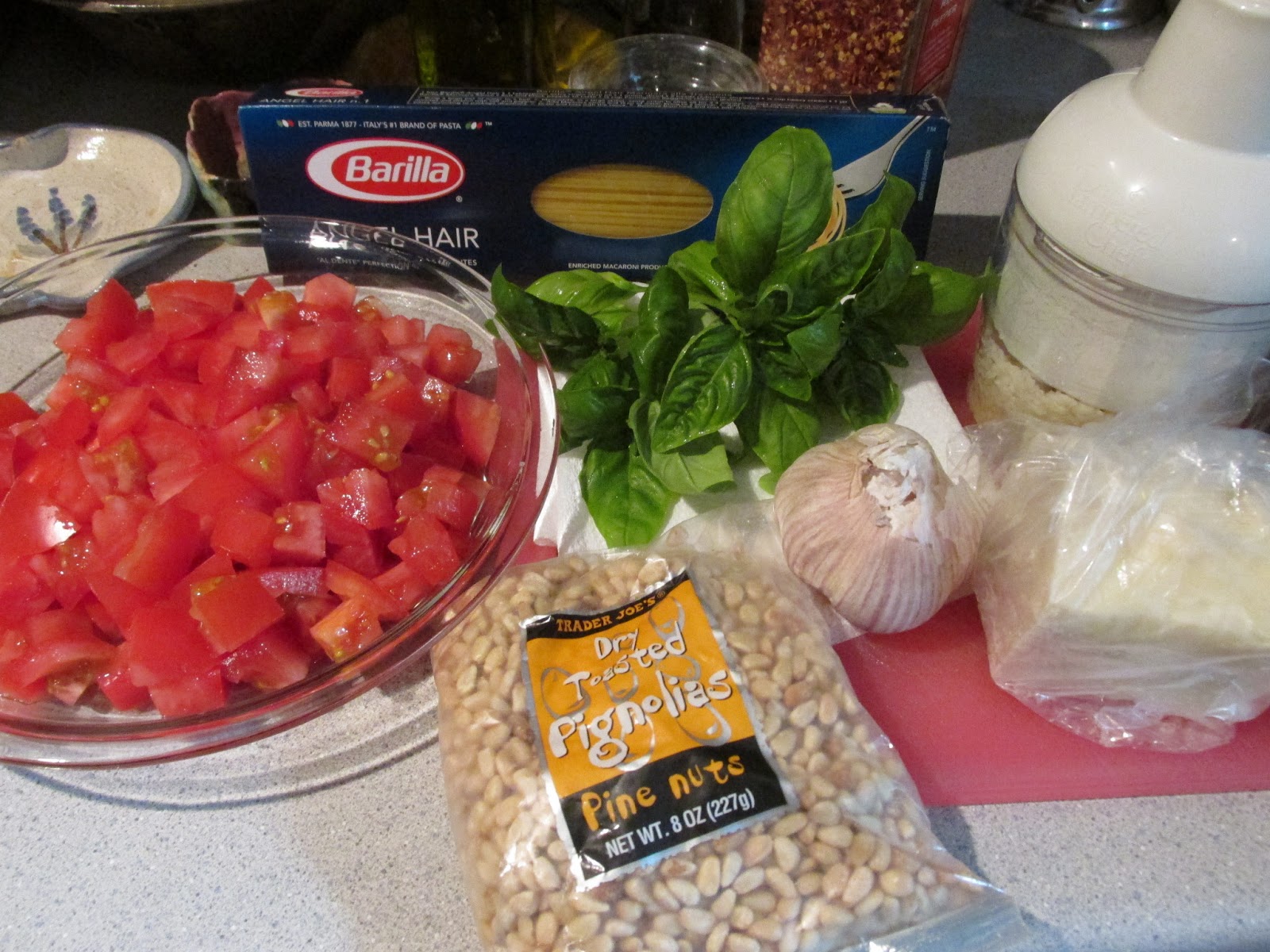 Gremlin Food Mom: Pasta with Fresh Tomatoes and Garlicky Shrimp!!