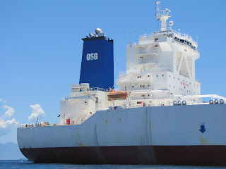 Navios em Santos: TI Oceania: Um dos maiores do mundo esteve no Brasil.