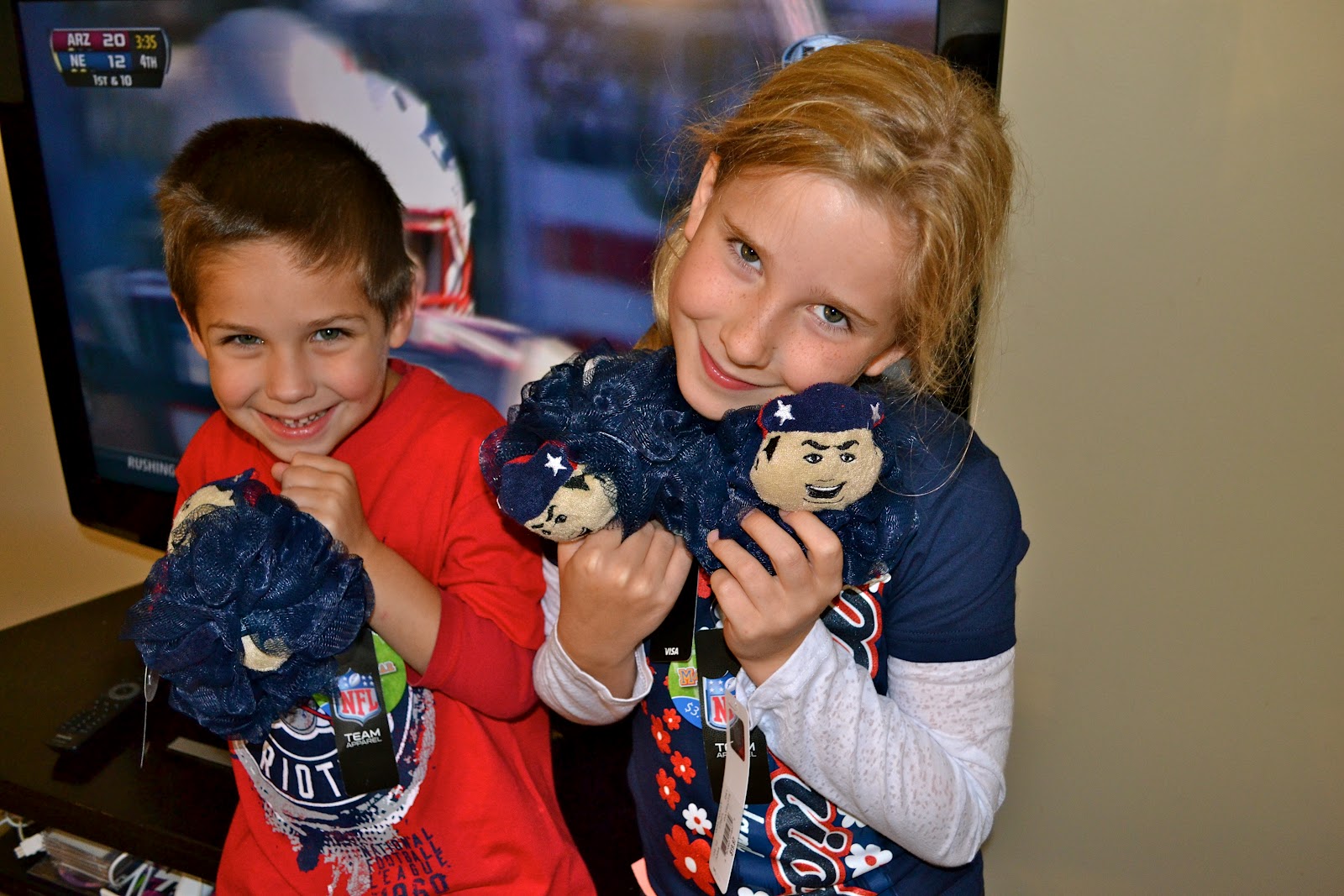 Fun Party Bags for Your Kids! #MascotWear #CBias - Mama Luvs Books