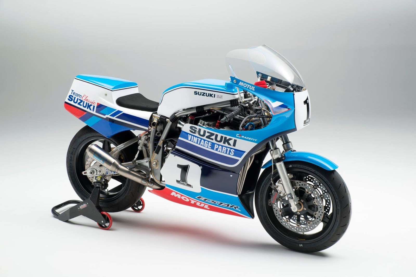 Suzuki XR69 - RocketGarage - Cafe Racer Magazine