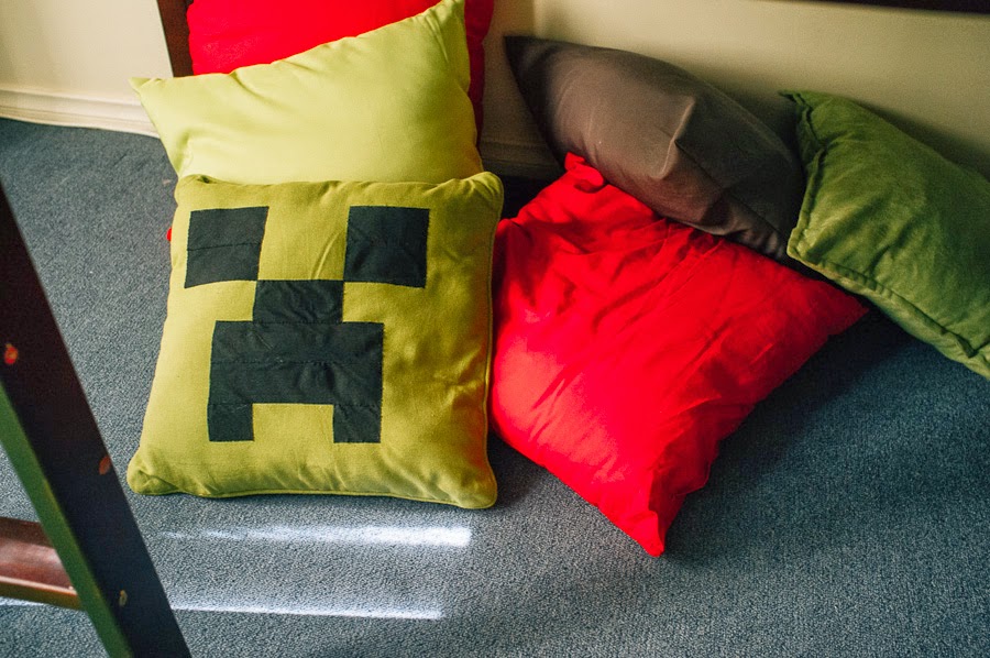 DanielleQ: Curiouser and Curiouser: Enderman, Creepers and Steve, Oh my ...