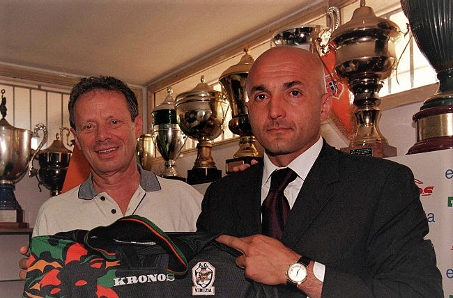 O TRITURADOR DE TÉCNICOS | Calcio Alternative