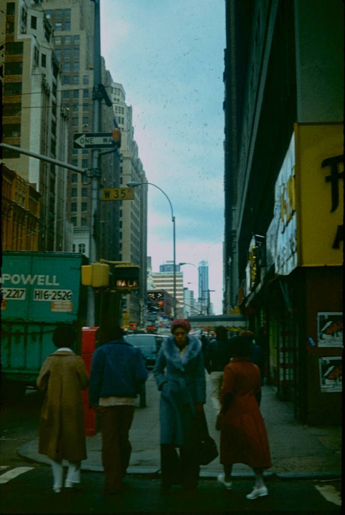 37 Amazing Photographs Capture Street Scenes of New York City in 1978 ...