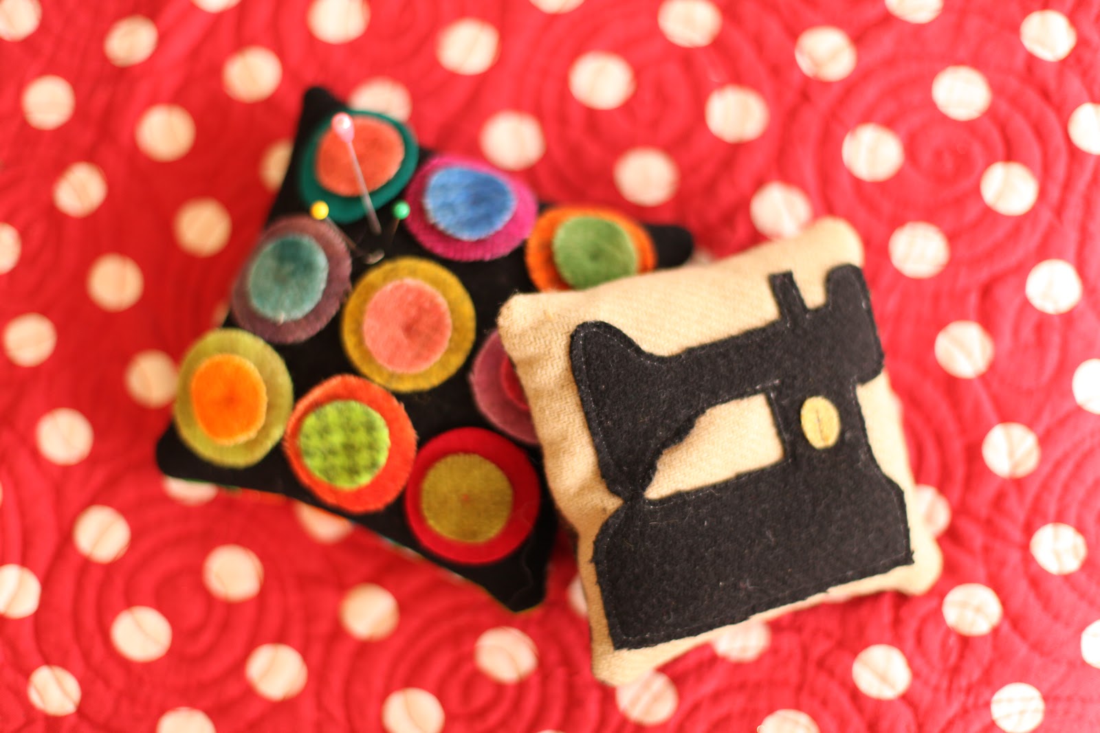 THE QUILT BARN: Wool Penny Pincushion Tutorial