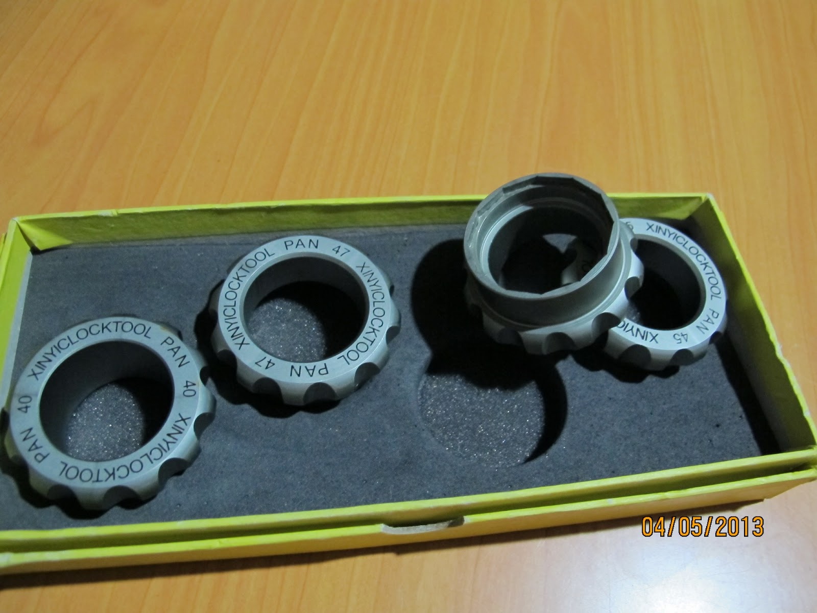 watchopenia: How to open a Panerai back case