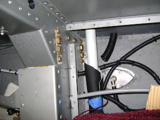 Welcome to JT's RV8 Aircraft Factory!: Final Wing Installation!