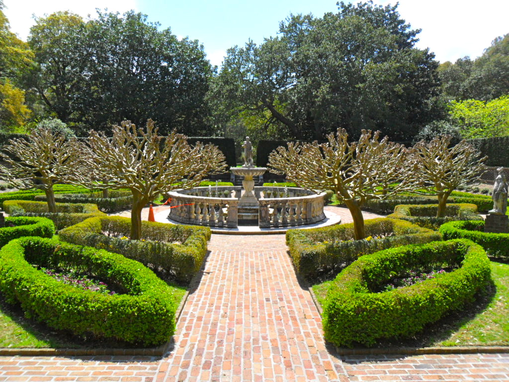 Casey's Southern Tour: Elizabethan Gardens