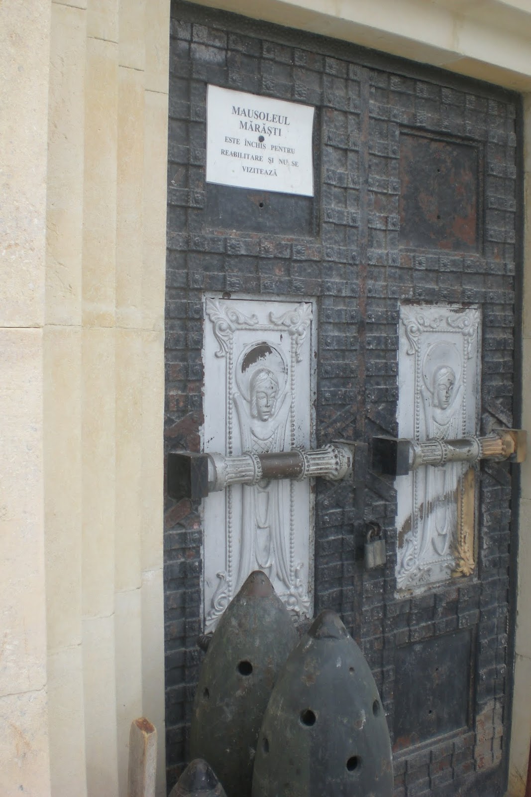 O fotografie...: Mausoleul de la Marasti