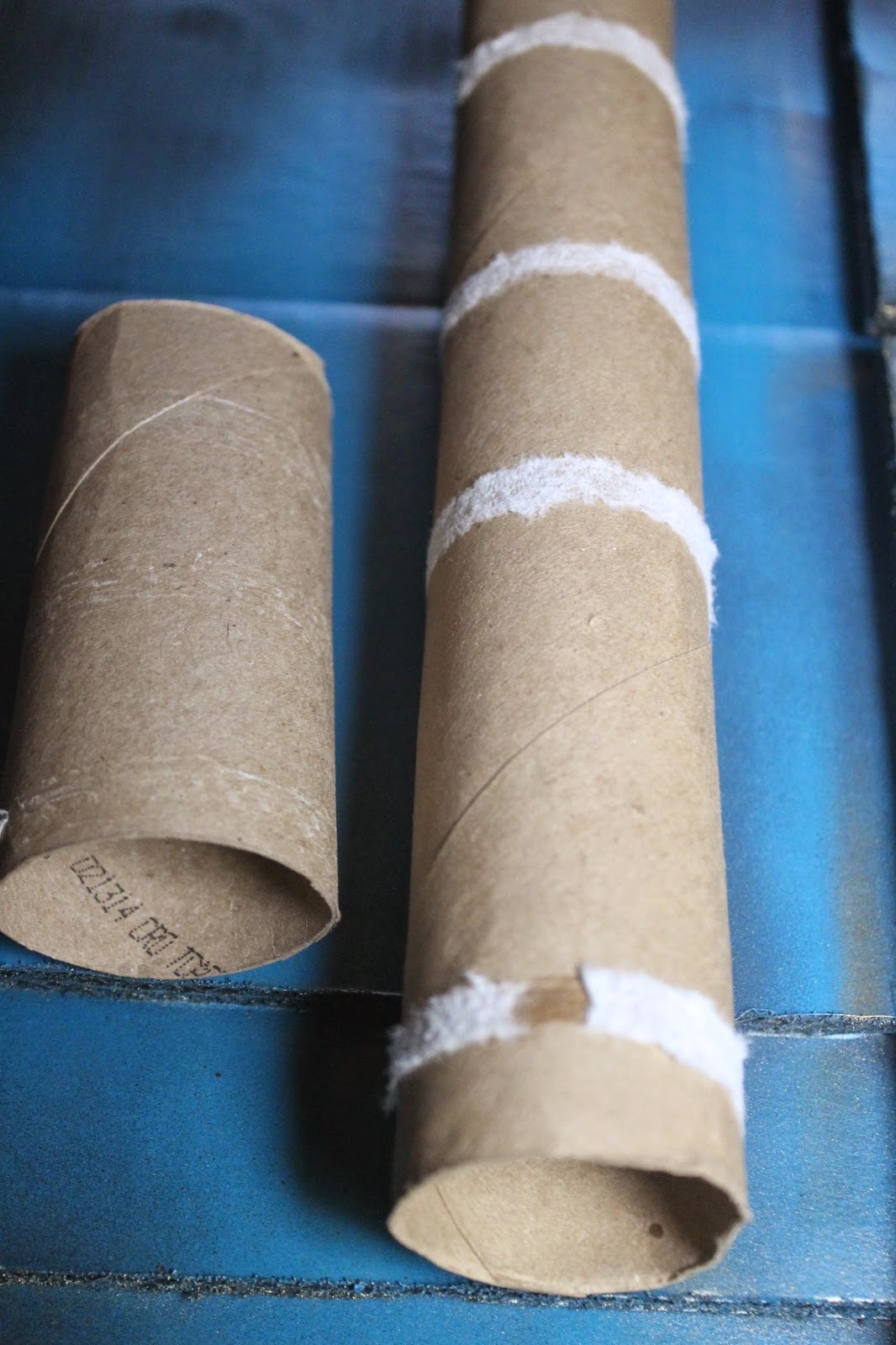 All Things O'Natural: FAUX SCONCES USING PAPER TOWEL ROLLS