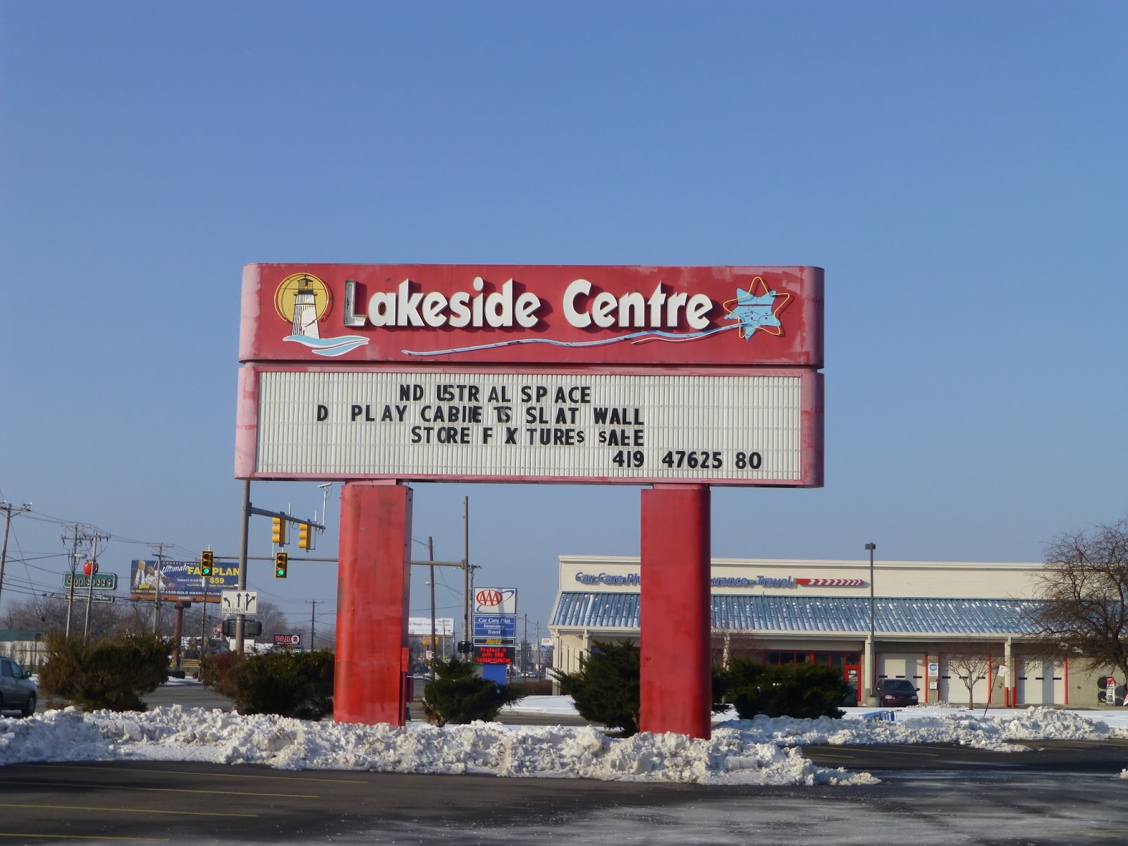 Dead and Dying retail: North Towne Square Mall in Toledo, Ohio