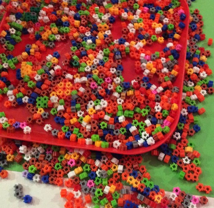 Buzy Bobbins: A preview of Simbrix - Interconnecting bricks for ...