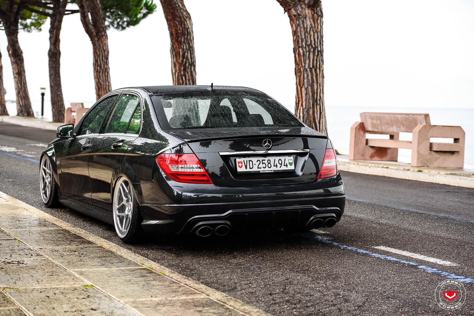 Mercedes-Benz W204 C63 AMG on Vossen LC-104 | BENZTUNING