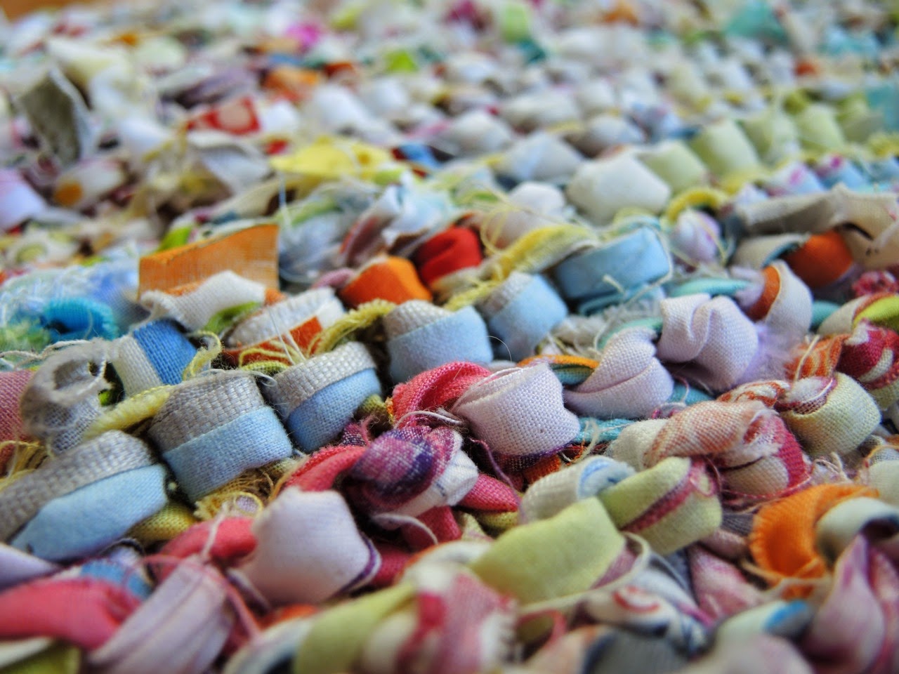 Dining Room Empire: Friday Favourites - Scrappy Fabric Rug