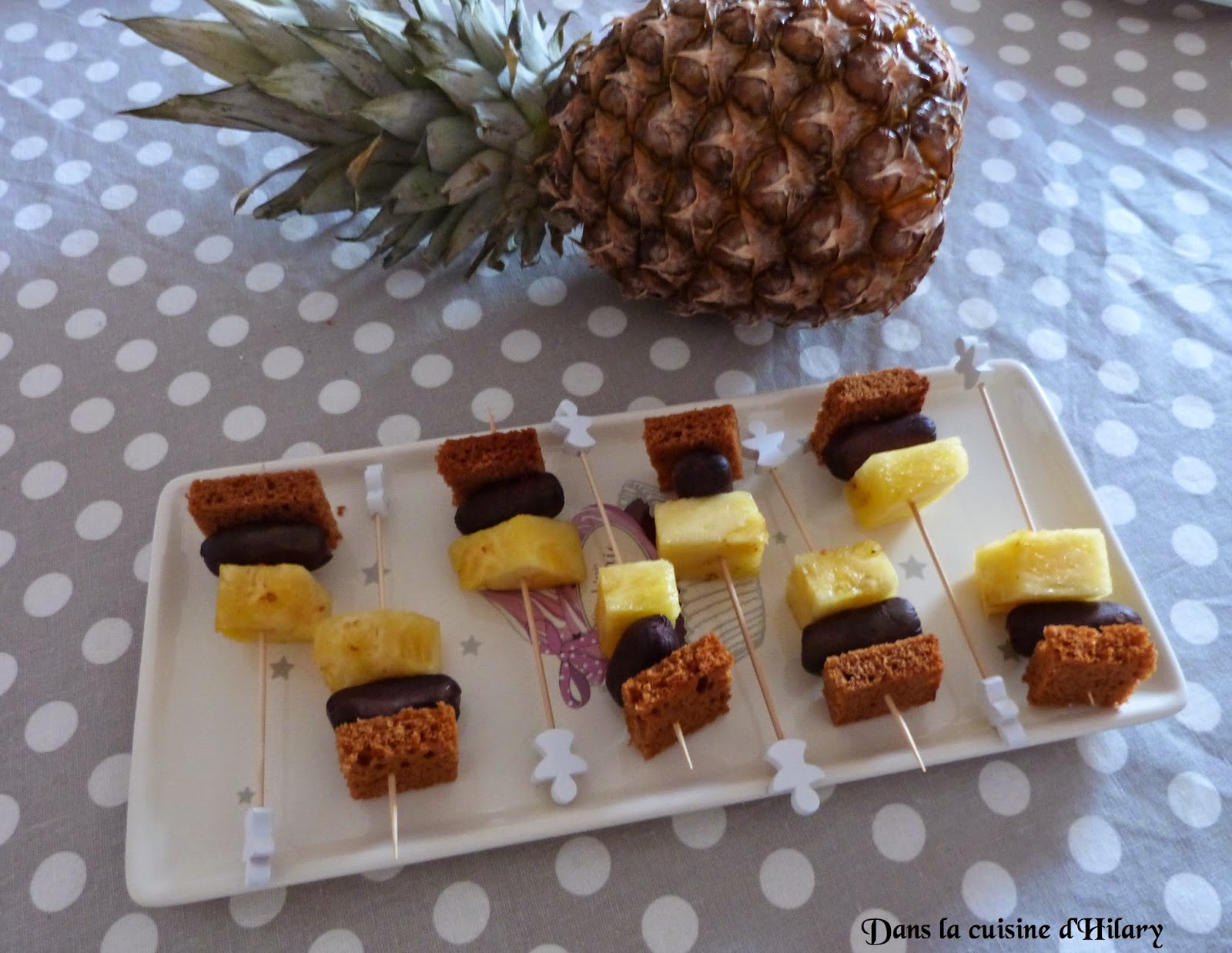 Dans la cuisine d'Hilary: Brochettes apéritives boudin noir, ananas ...