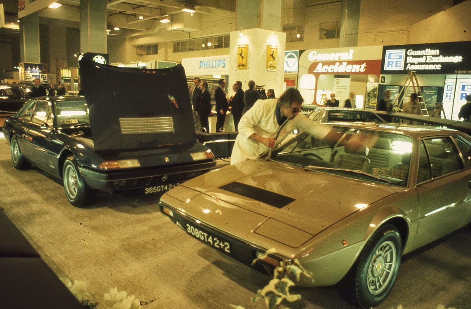 Ferrari 400: London Motorshow 1974 - Ferrari 365 GT4 2+2