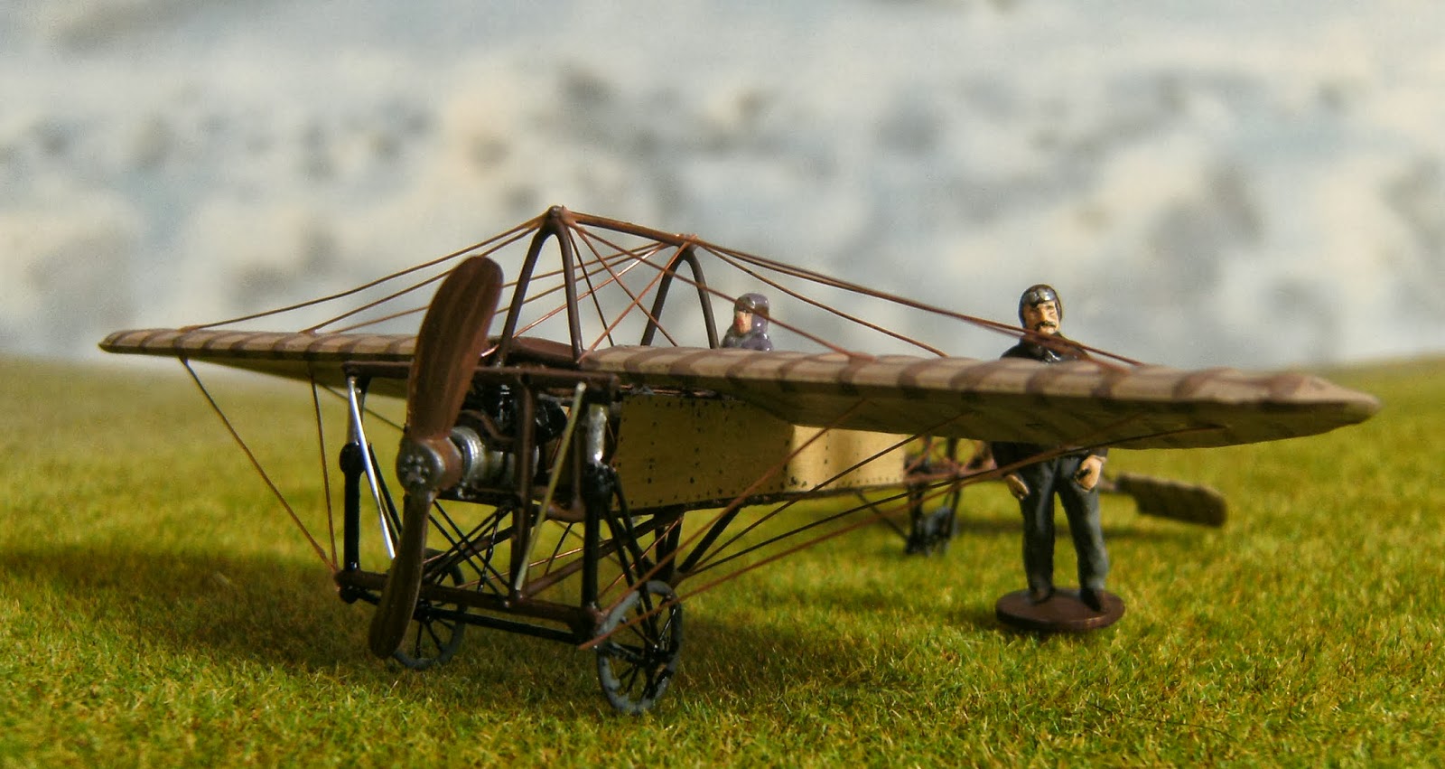 Happyscale-Modellbau: Blériot XI - papermodel & wire 1/72