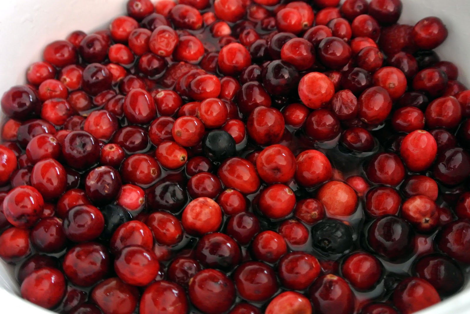 Mom, What's For Dinner?: Tangy Cranberry Sauce