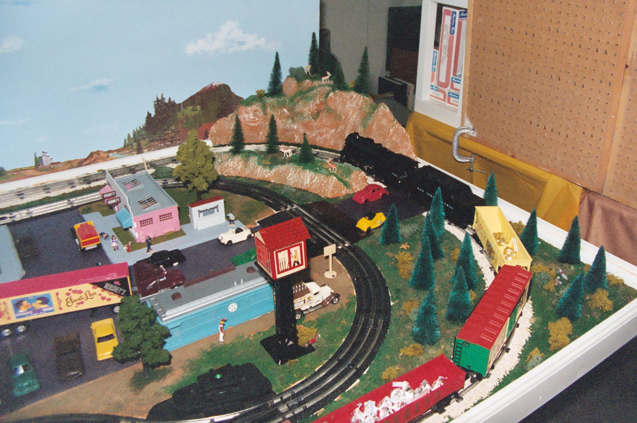 Toys and Stuff: TRAIN TIME: Marx Hershey's Layout