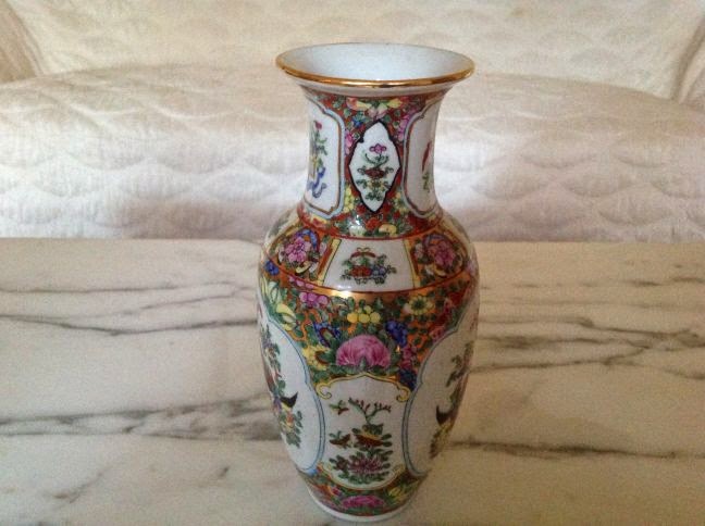 Redden's Treasures: HAND PAINTED GOLD RIM VASE