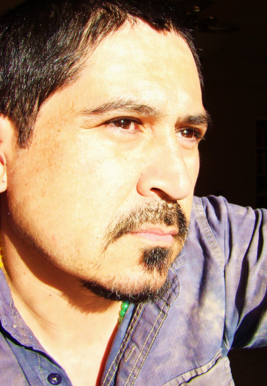 La Bloga: Violencia y belleza en novela de Tim Hernández