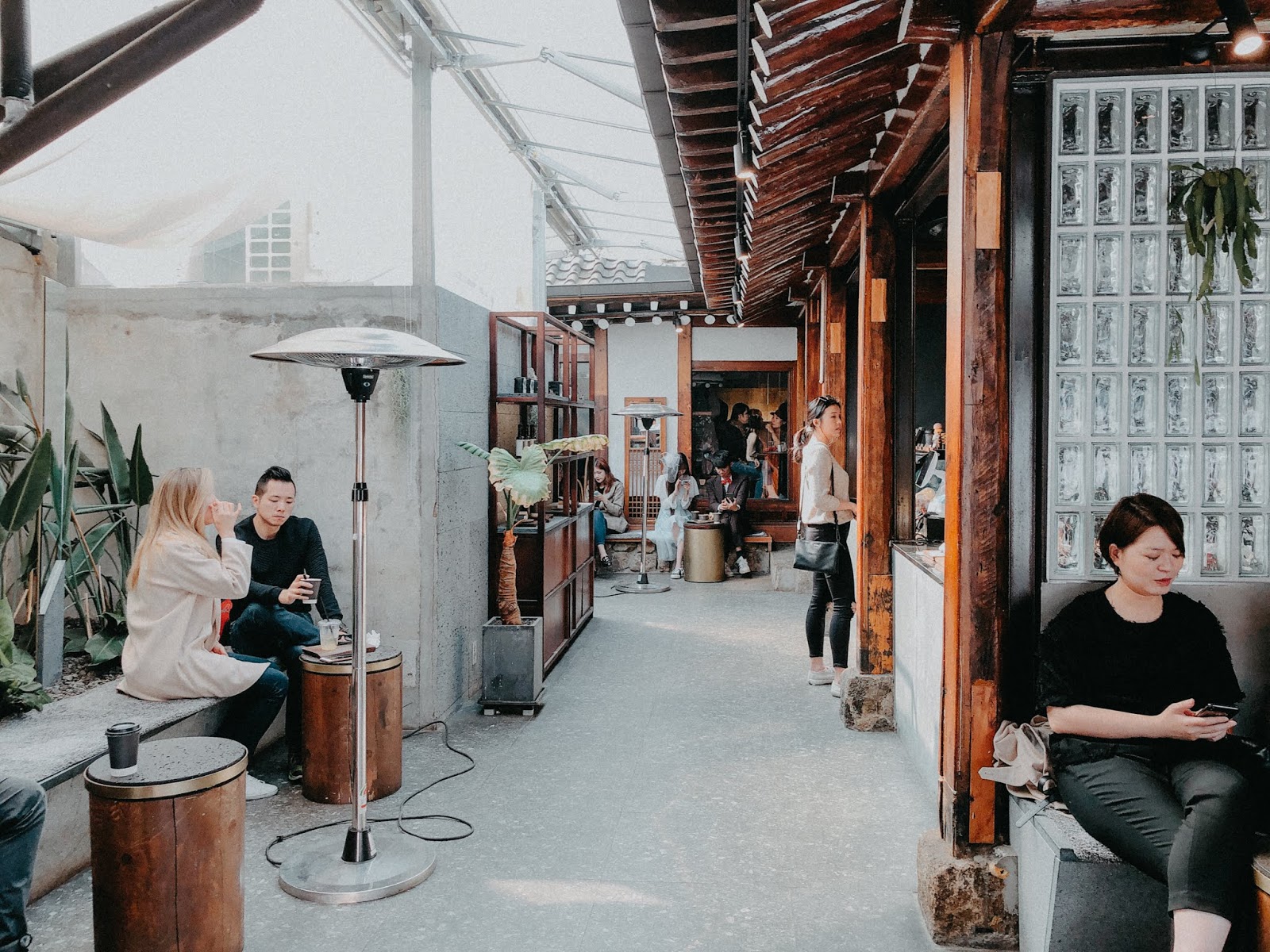 CAFE HOPPING IN SEOUL, 2018 EDITION (INSTAGRAMMABLE CAFES!) - MONGABONG