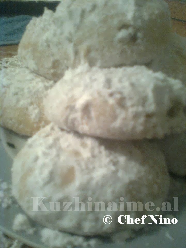 KuzhinaIme.al: Gurabie me arra e me sheqer pluhur (Receta nga Chef Nino)