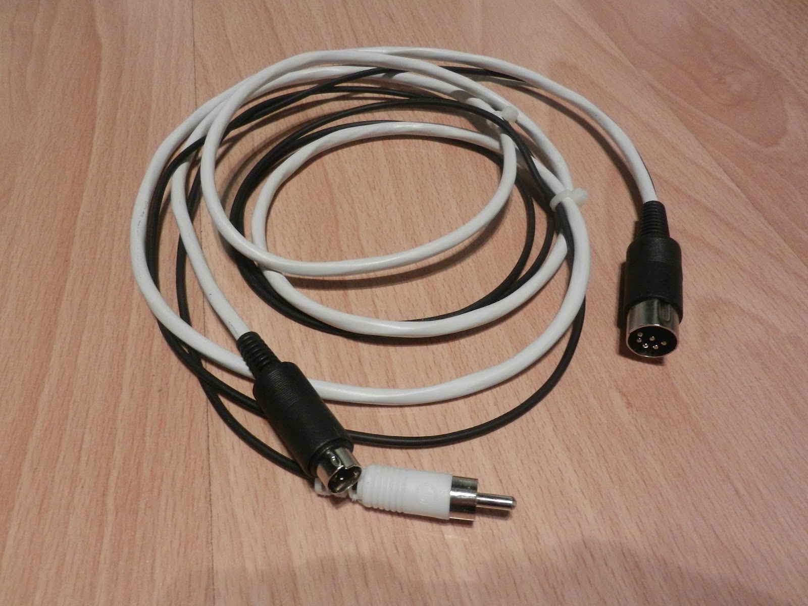 Conectar Commodore 64 A Tv - Busco Pareja De 23 A 25 Anos