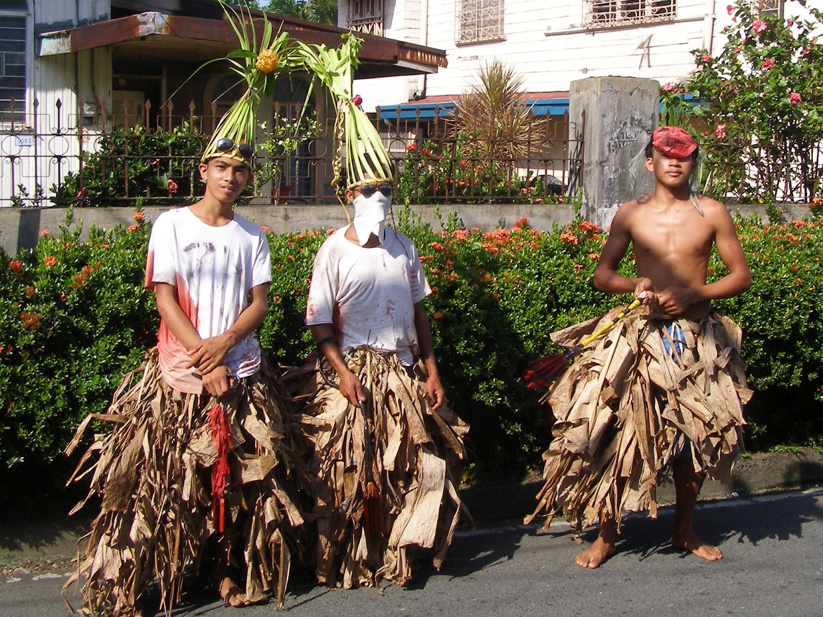Noel, Vangie and Angel | Mga Batangala: Penitensya 2012: A Holy Week Ritual