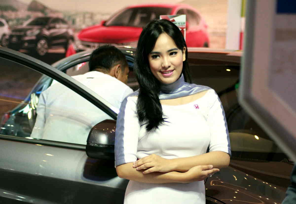 Model SPG GIIAS 2017 Bikin Merinding Para Pengunjung | Barhakuda