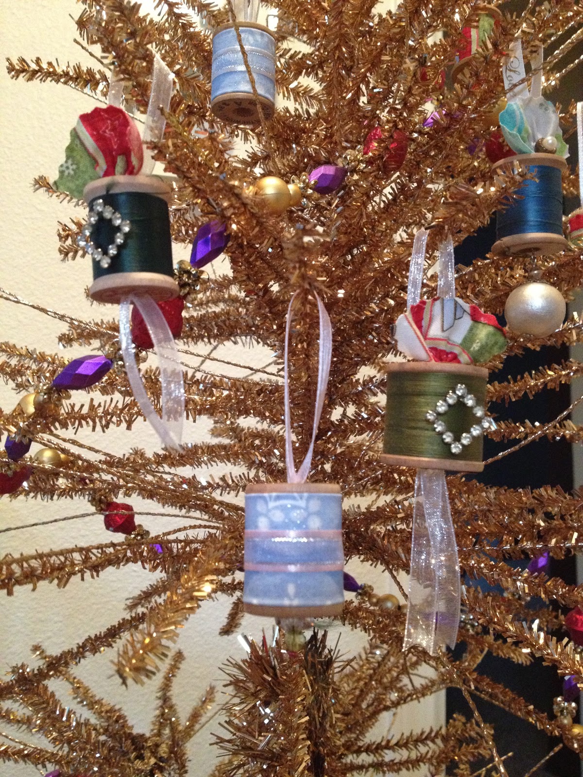 pie.crust: Thread Spool Christmas ornaments