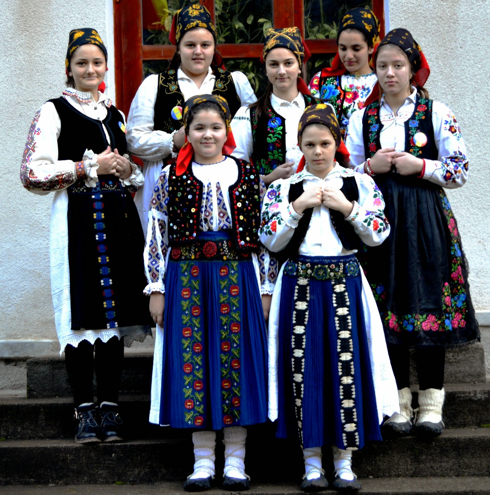 Asociatia ADDePT Bihor: Din suflet cu suflet pentru traditii la Scoala ...