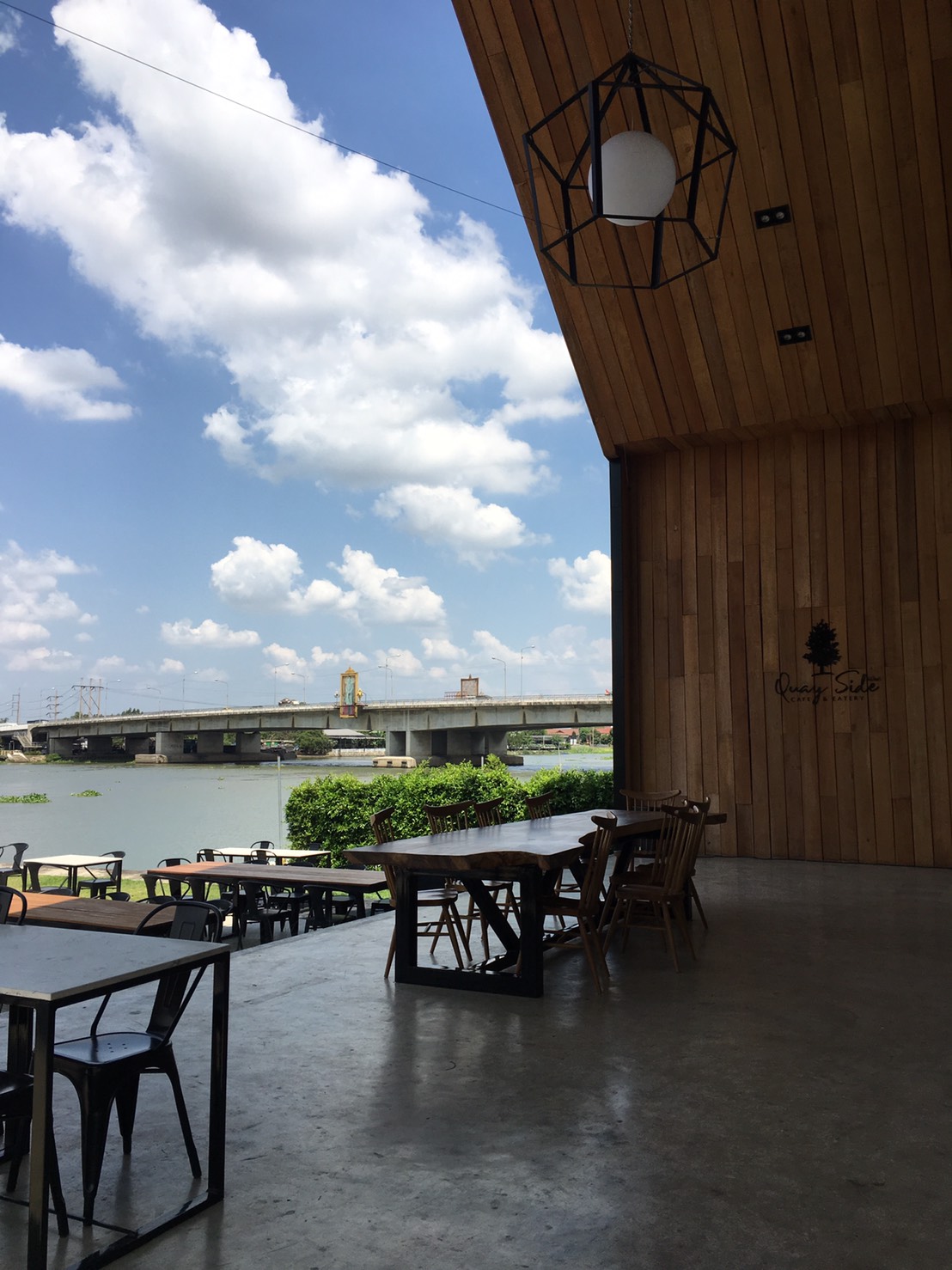 Quay Side Cafe & Eatery (คีย์ไซต์) กาแฟหลักร้อยวิวหลักล้าน