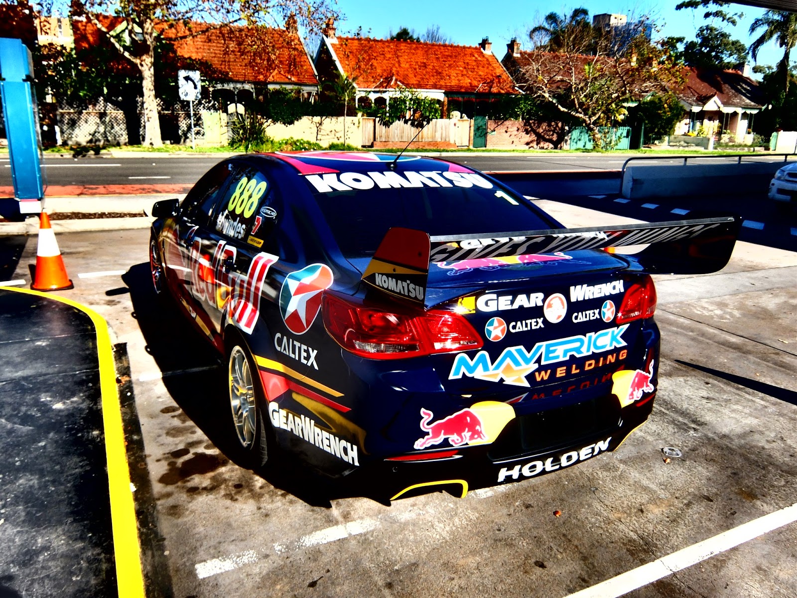 Aussie Old Parked Cars: 2014 Holden VF Commodore Race Car Replica