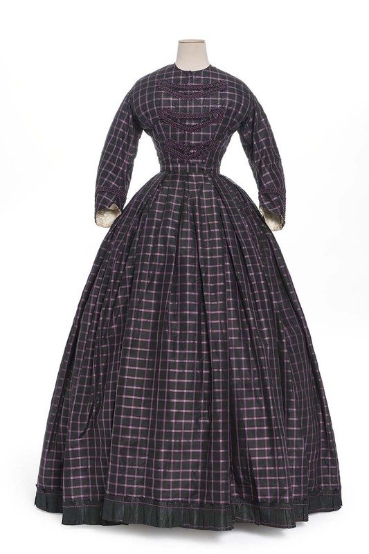 My Soul is Fed with Needle and Thread: August 2017