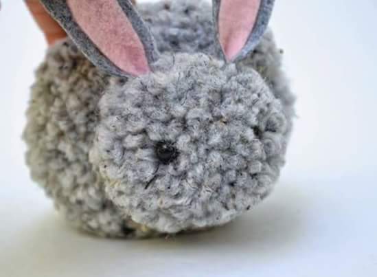 Tina's handicraft : rabbit pom pom - photo tutorial