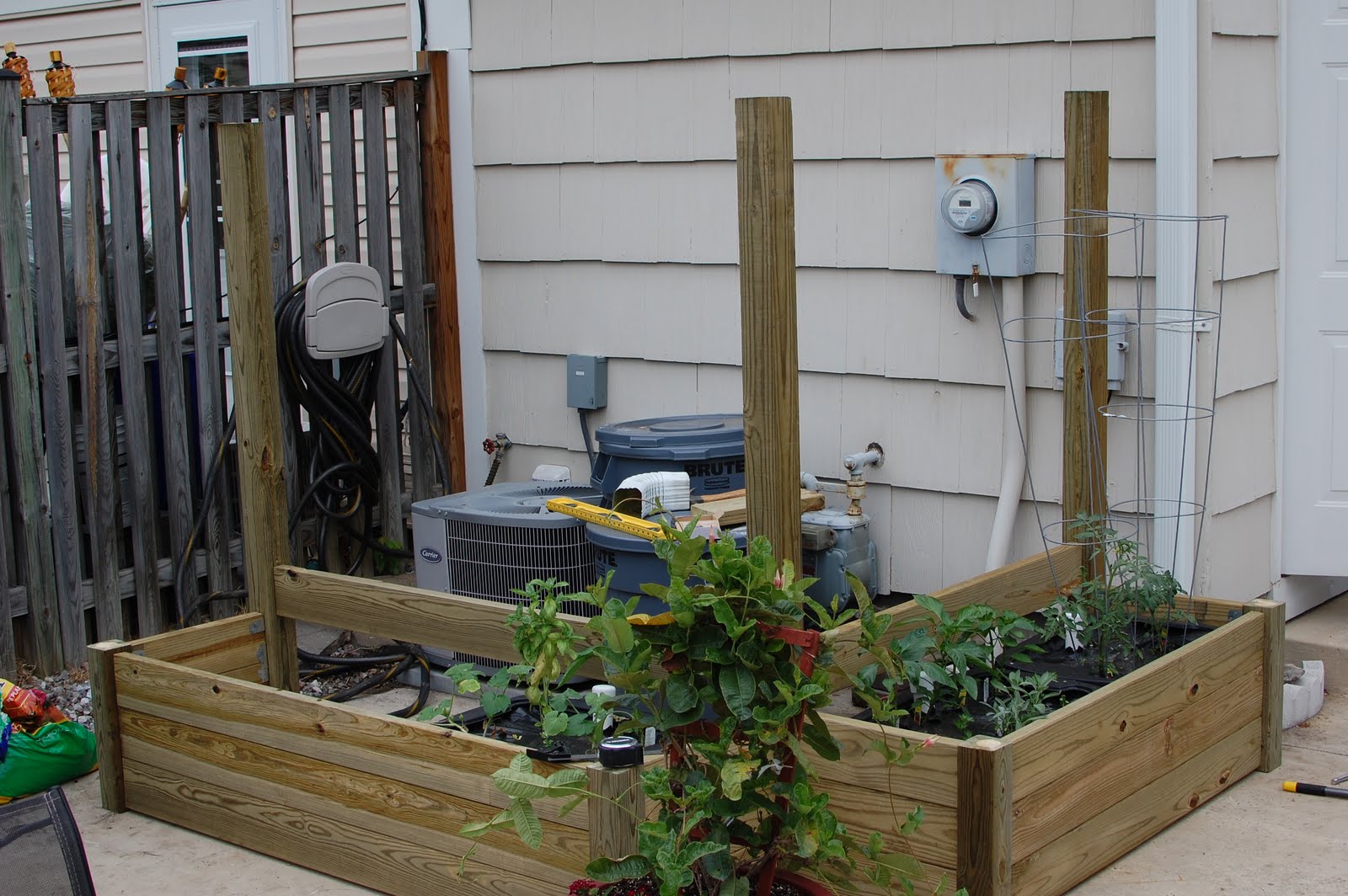 Fix Fabulous: Earth Box Garden