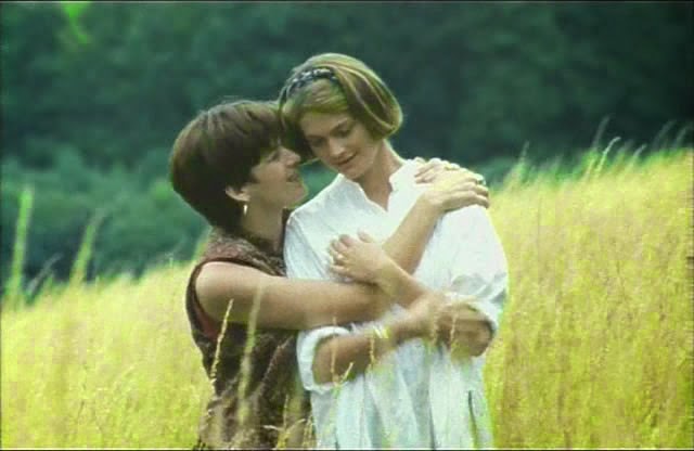 Klaudia Ewelkana: Movies: Lesbian and bisexual women: Moira Armstrong ...