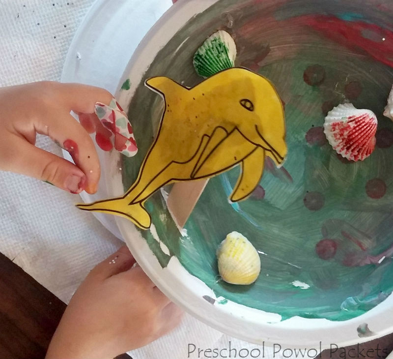 A Pod of Dolphin Puppets & Paper Plate Oceans ~ a Preschool Craft ...