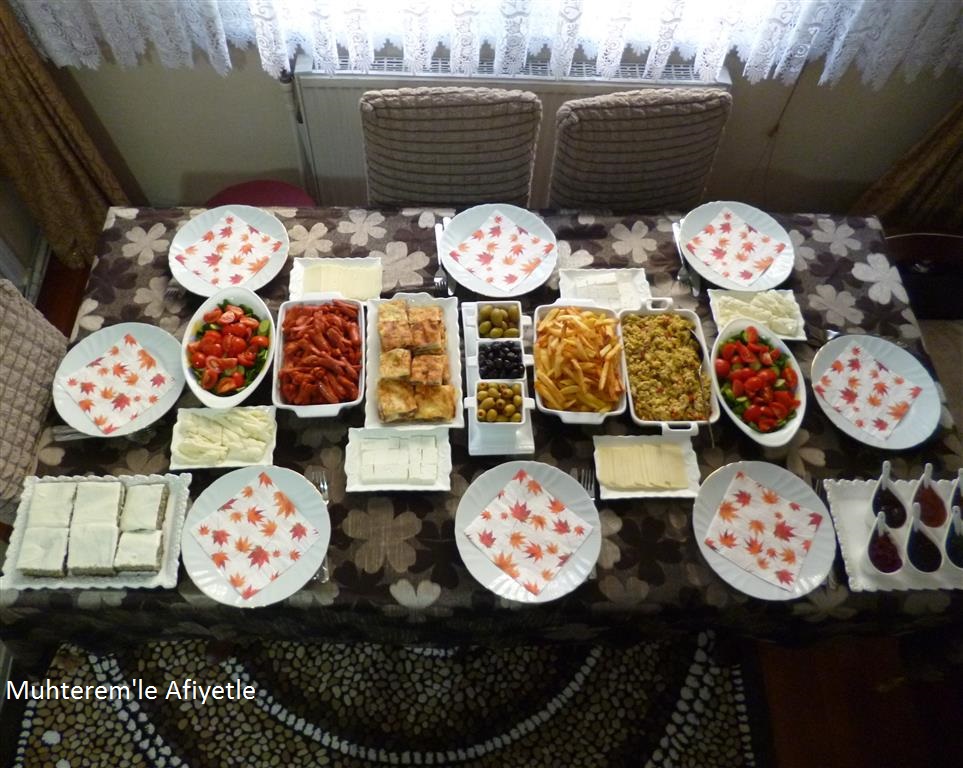 Muhterem'le Afiyetle: KAHVALTI MASASI-59