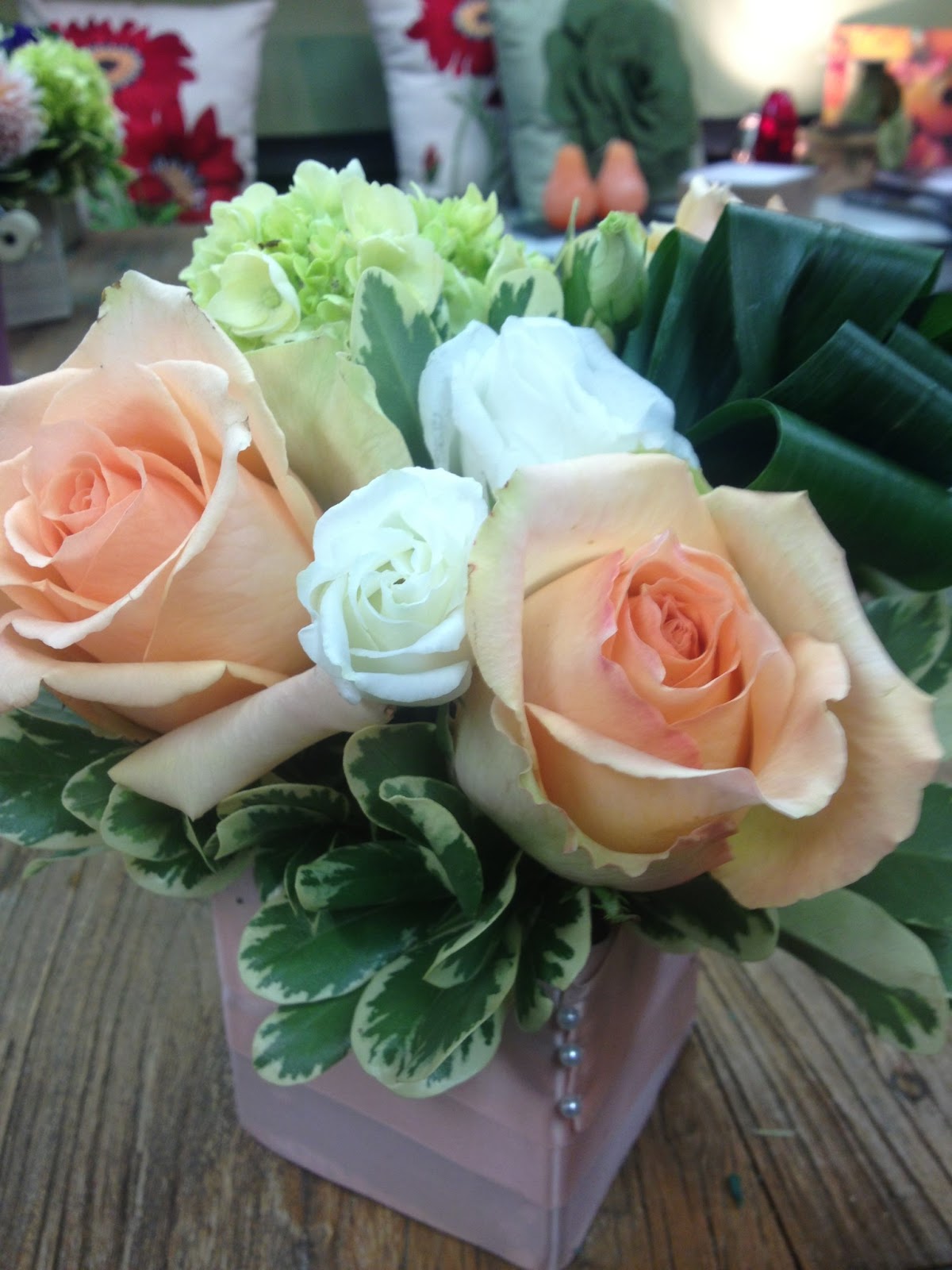 Helen Olivia Flowers: Helen Olivia Signature Style Floral Design Class