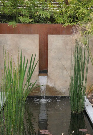 Kate Presents: Modern fountain: the vertical trough