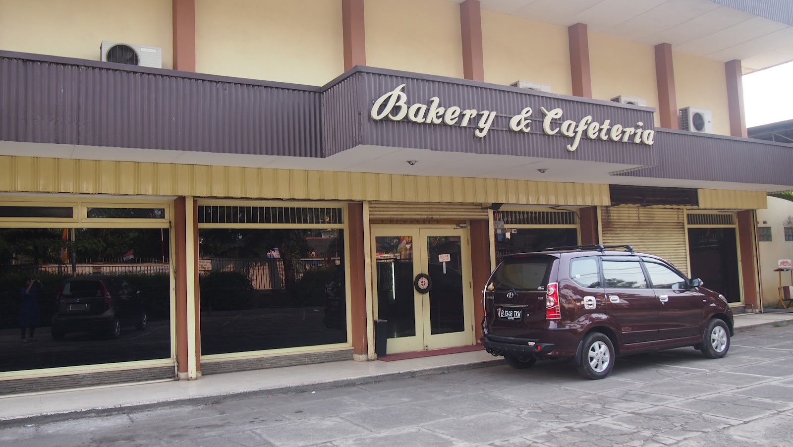 Maxim Bakery & Cafetaria - Life Cherish