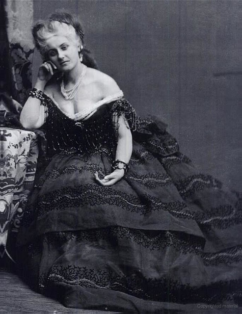 Lonesome Liz's Wild West Show: Self Portraits of The Scandelous Countess